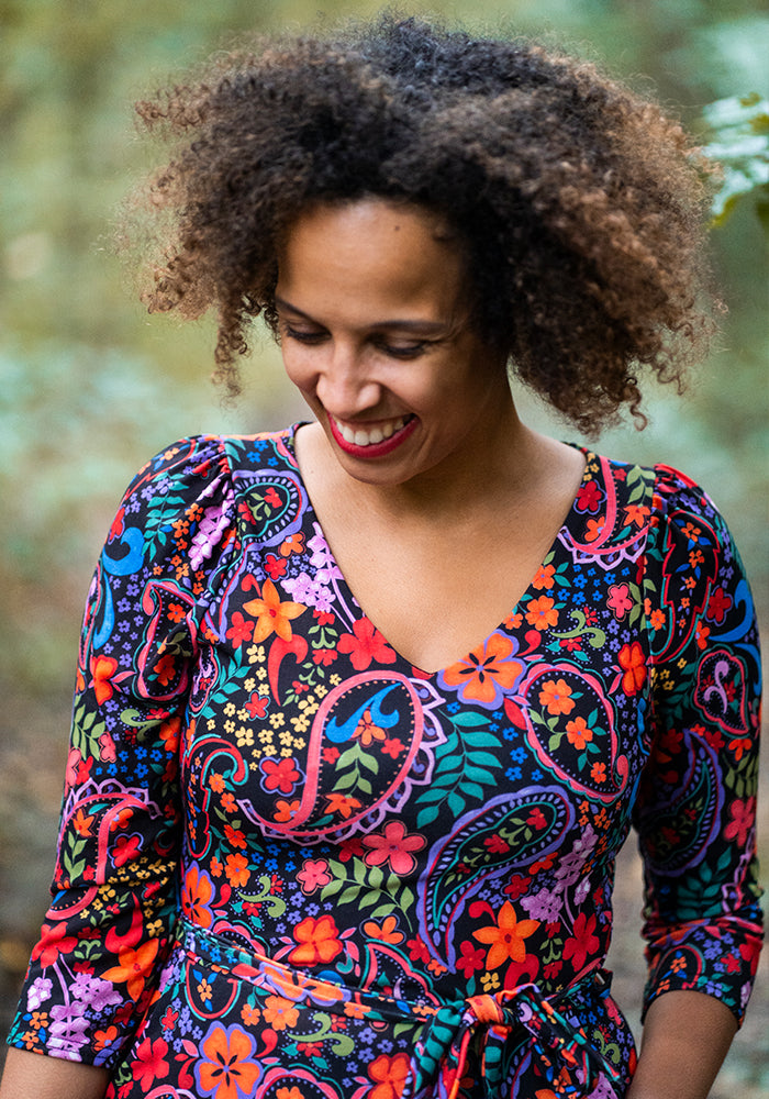 Daryl Colourful Paisley Print Tiered Hem Midi Dress – Popsy Clothing